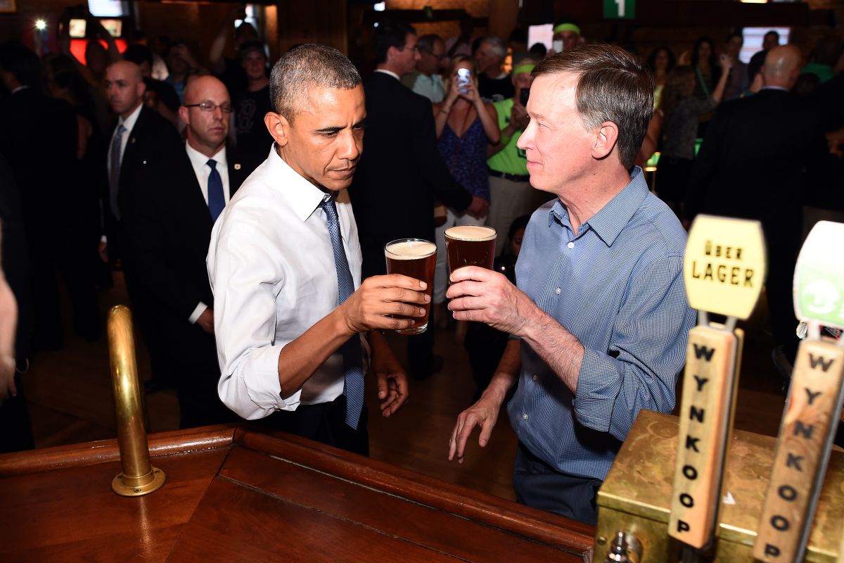 Cheers Obama! Barack’s Top 15 Beer Moments (PHOTOS) | NewsOne