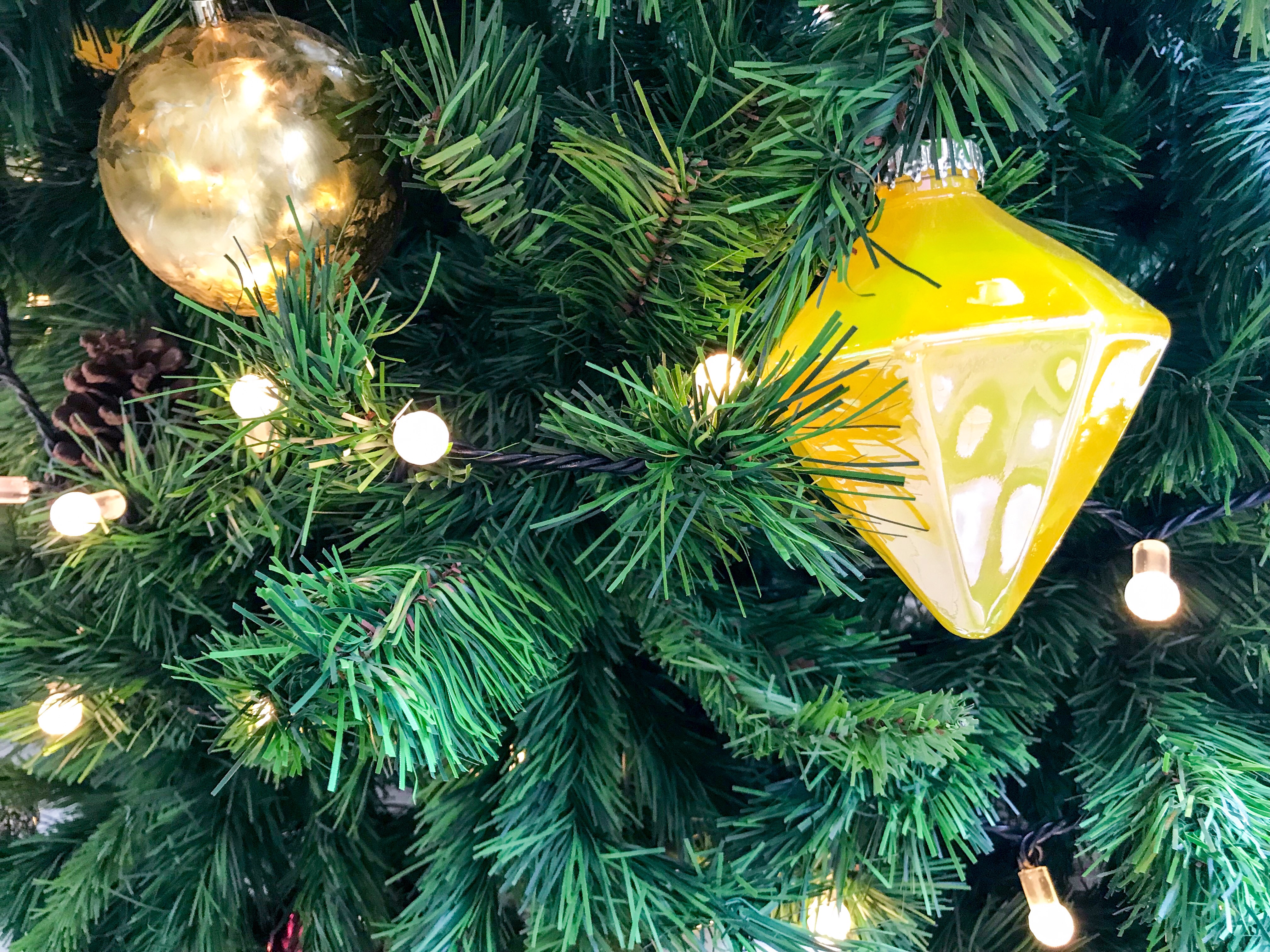 Minneapolis Cops Decorated Precinct Christmas Tree With Racist Items